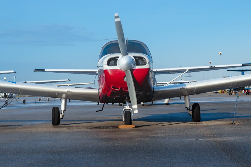 Piper PA-28 – Flying Academy | Professional Pilot Training